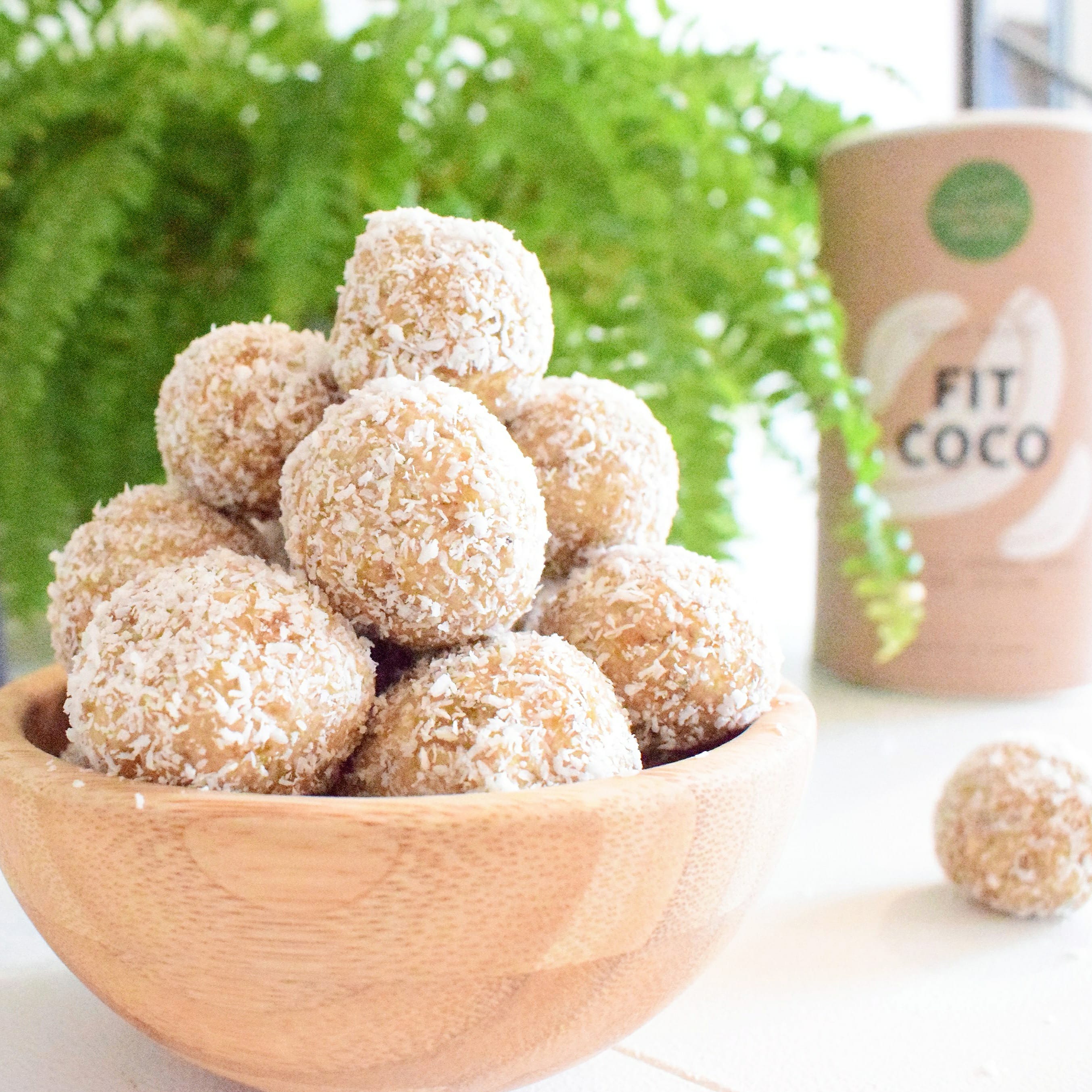 FIT COCONUT BALLS - Healthy Clemsy